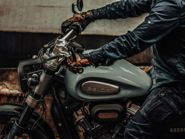 Chinese cruiser Benda BD300 Sporty comes to Italy › Motorcycles.News ...