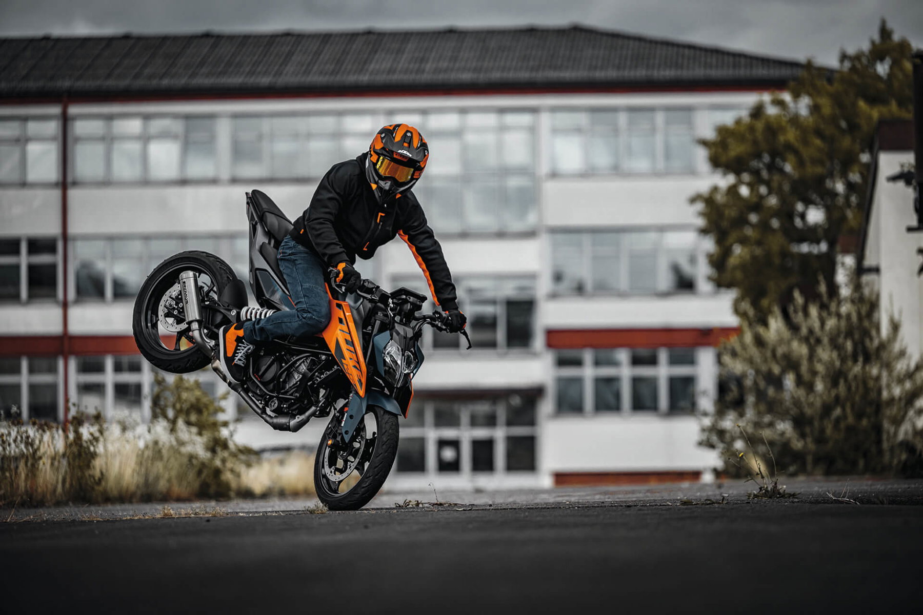The 2024 KTM 125 DUKE: An entry-level model with racing genes ...