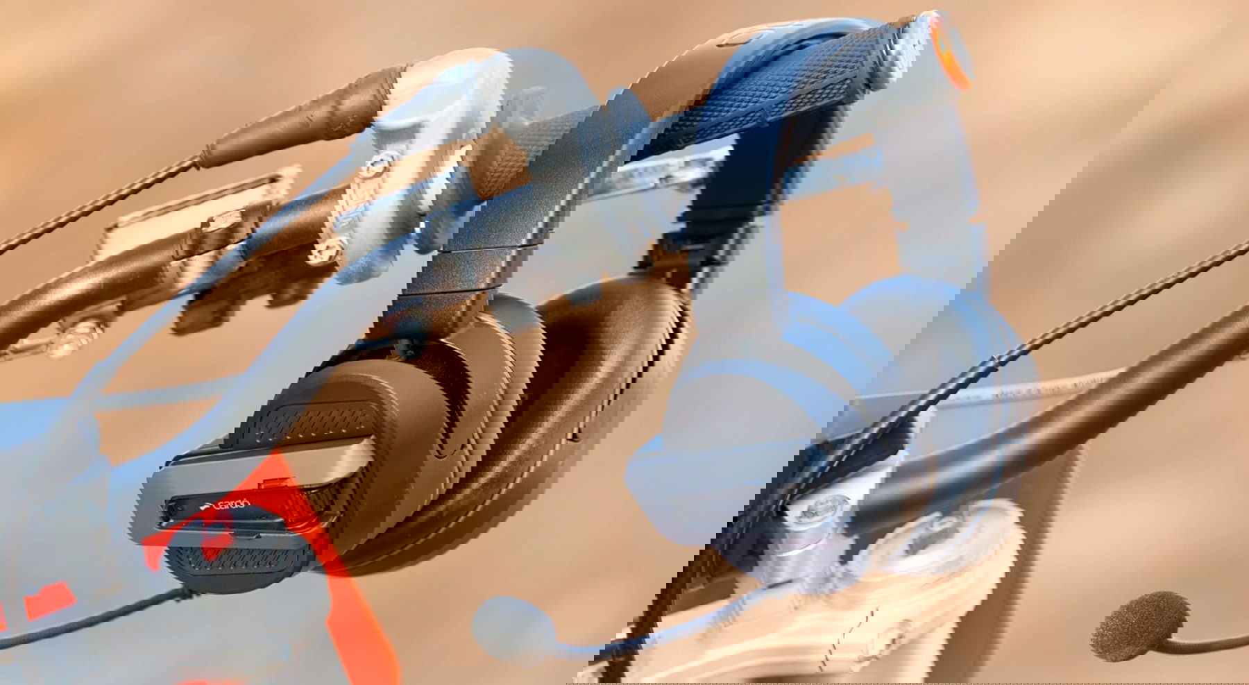 Cardo PACKTALK EDGEPHONES: New communication channels for motorcycle ...