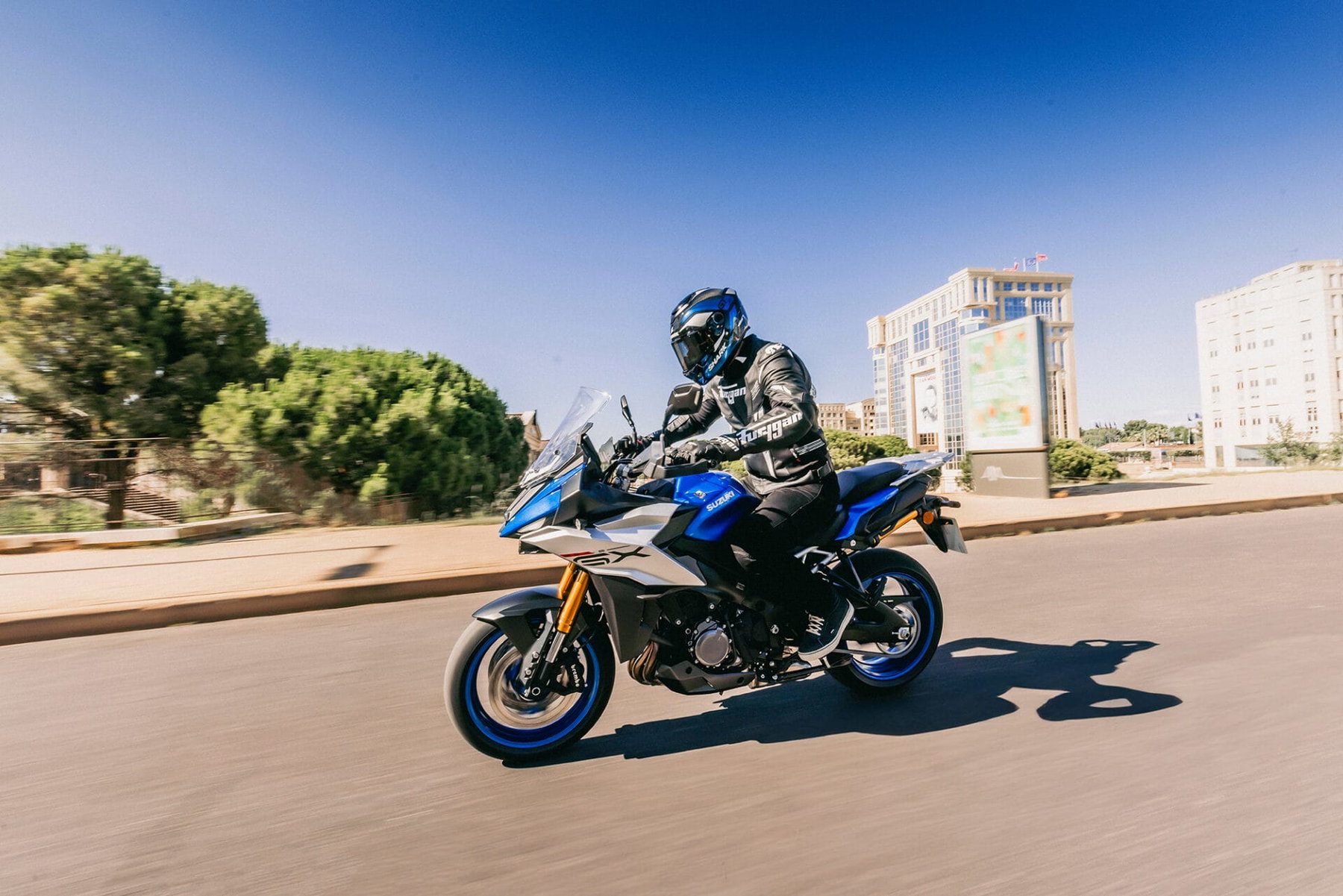 Suzuki GSX-S1000GX - Modern technology meets riding pleasure ...