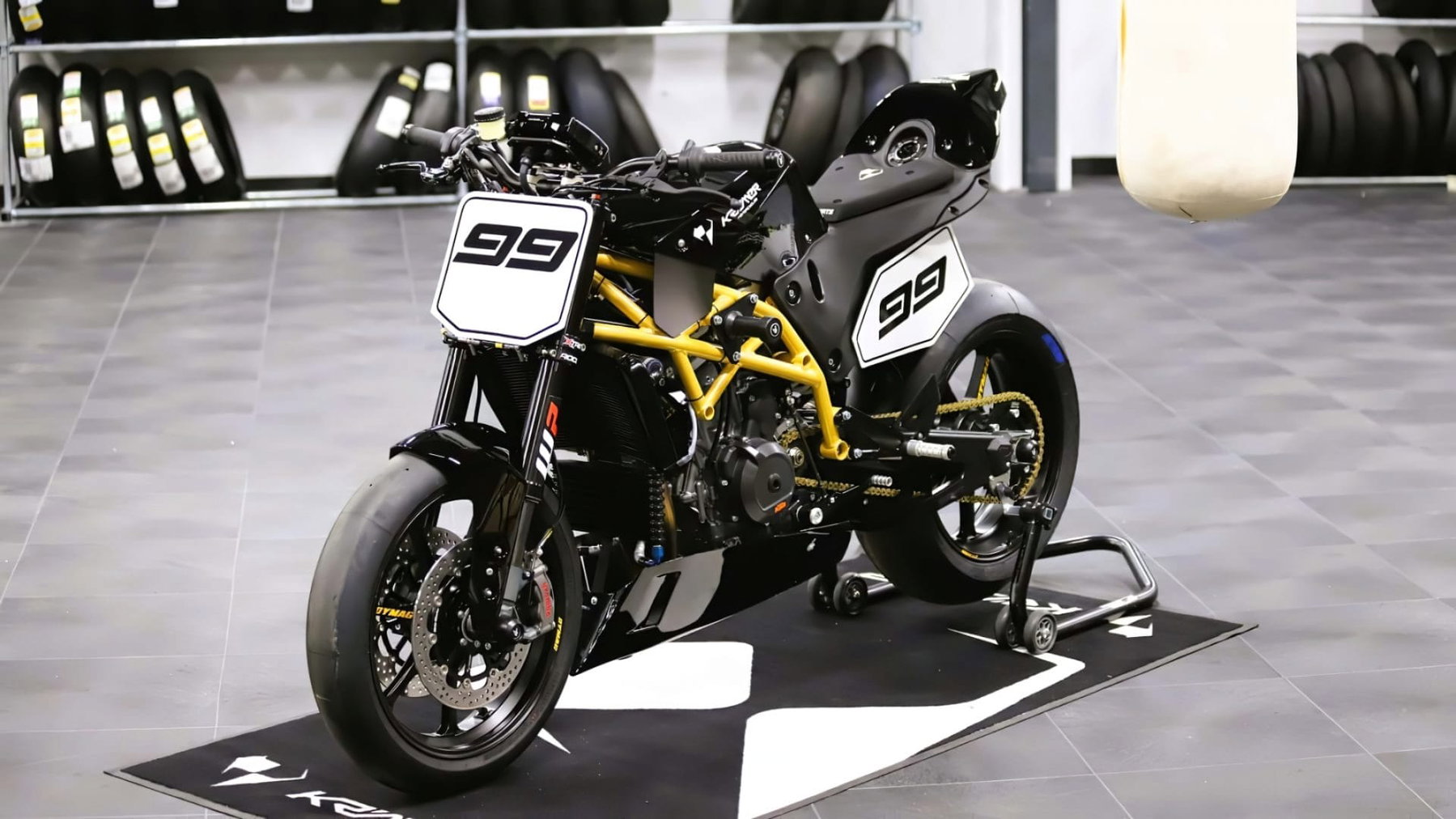 The Super Hooligan Concept from Krämer Motorcycles: a naked bike that ...