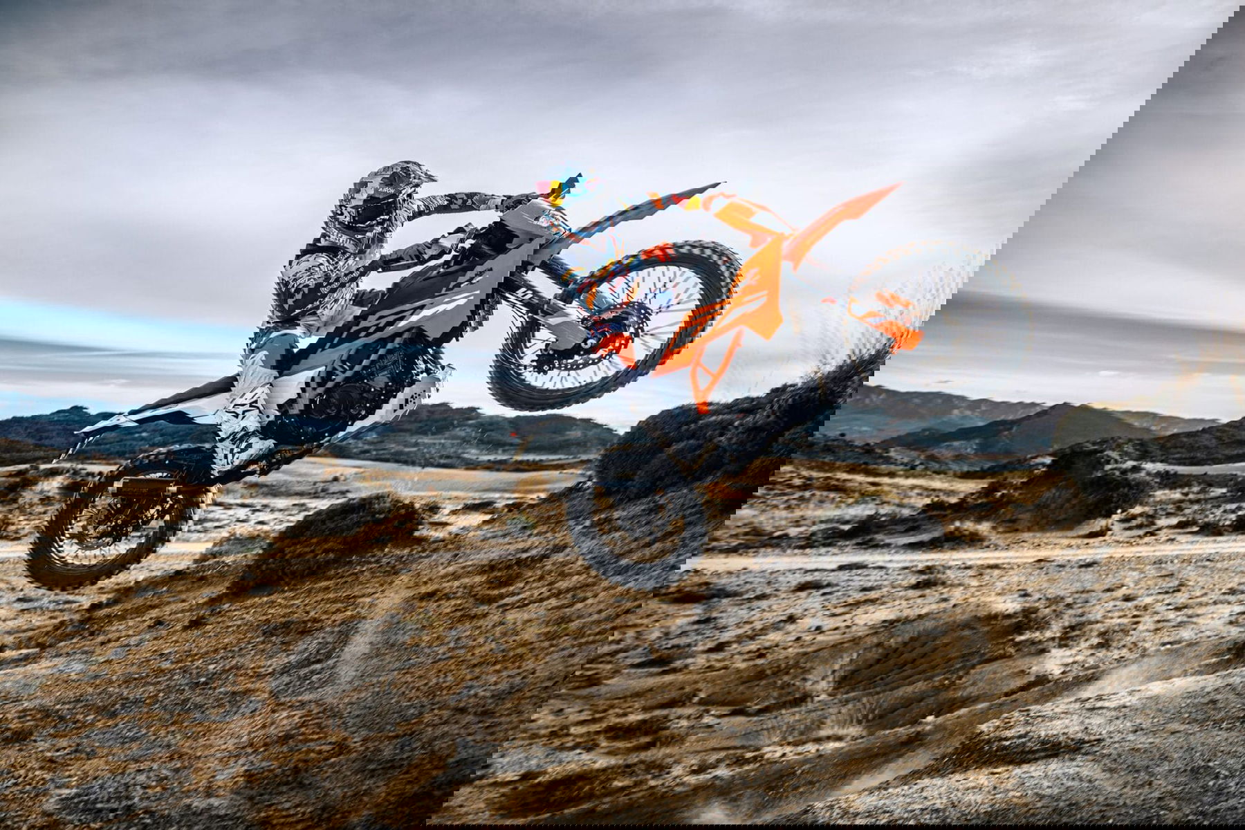 New models: KTM 125 Enduro R and KTM 390 Enduro R - compact dual-sport ...