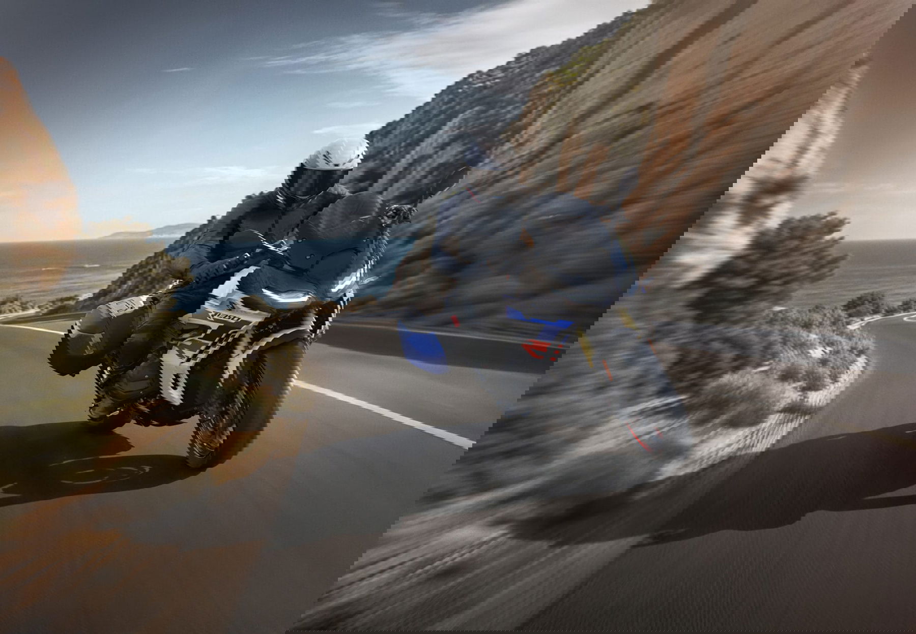 BMW R 1300 RS (2025): Überarbeiteter Sporttourer mit Boxermotor ...