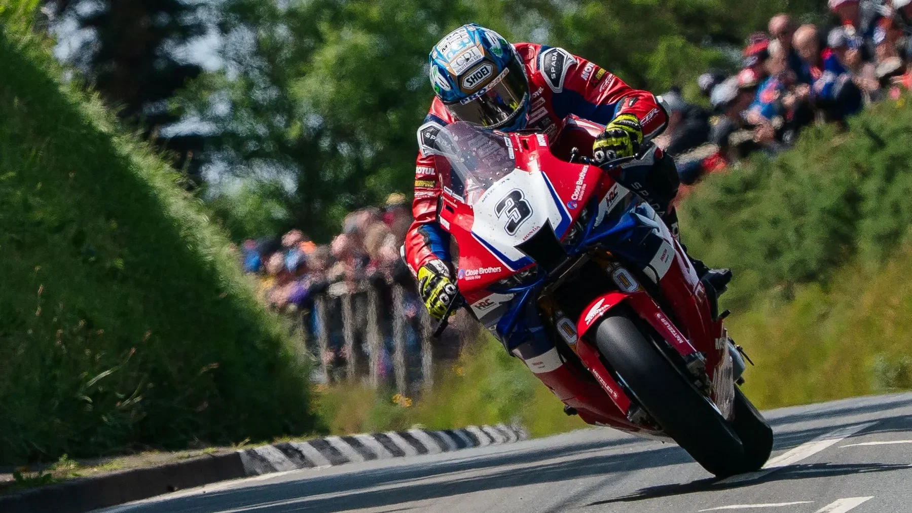 Hollywood Amazon filming the Isle of Man TT - film and documentary in ...