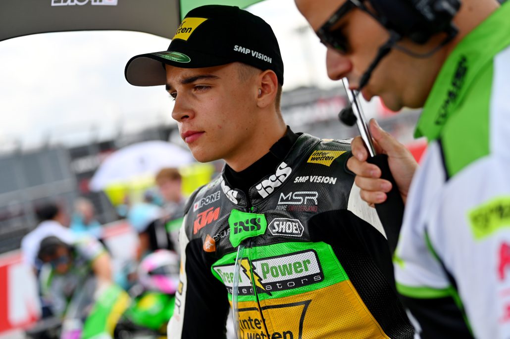 Schwerer Moto3-Unfall in Sepang: Noah Dettwiler ringt nach Kollision ...